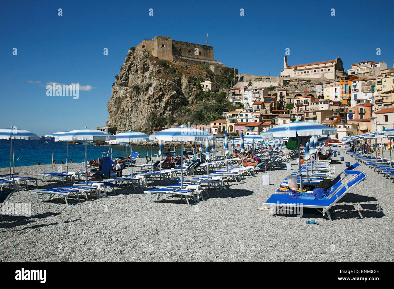 Italien Kalabrien Scilla Skylla Provinz von Reggio Calabria Viola Küste ...