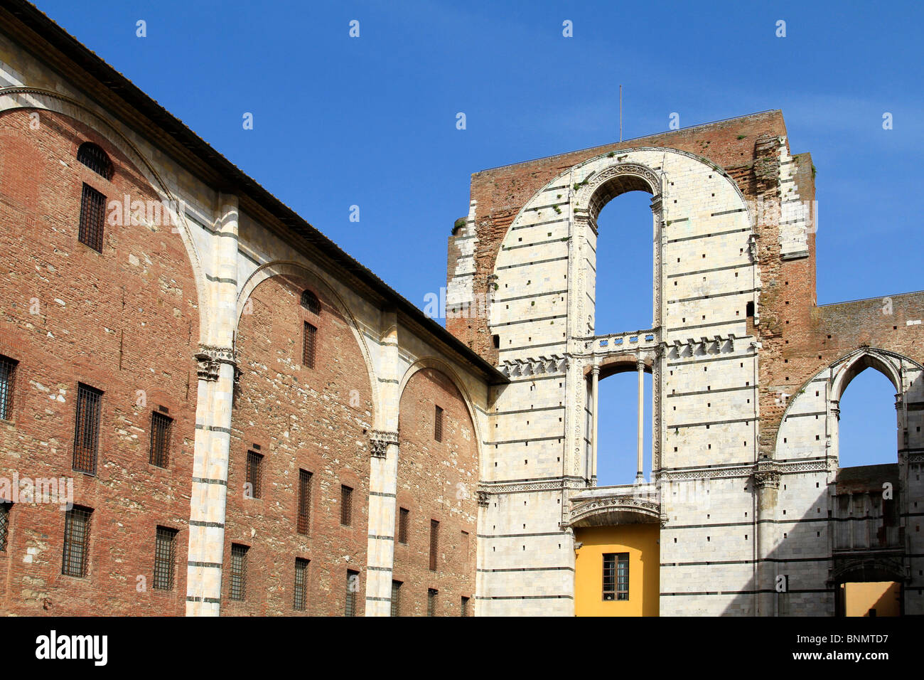 Nuovo duomo siena -Fotos und -Bildmaterial in hoher Auflösung – Alamy