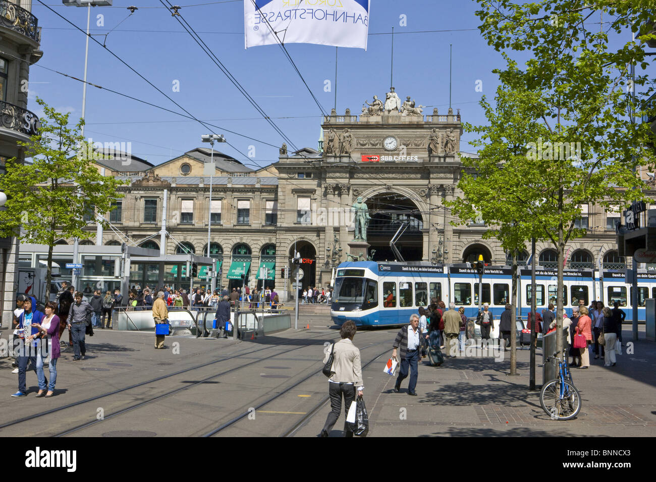 Schweiz Swiss Zürich Kanton Zürich Hauptbahnhof Straßenbahn Straßenbahn ...