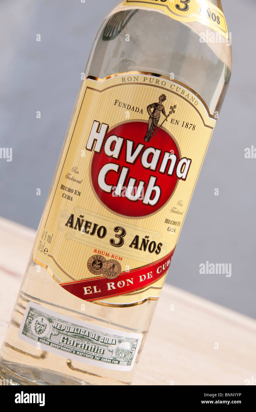 Bottles havana club rum cuba -Fotos und -Bildmaterial in hoher ...