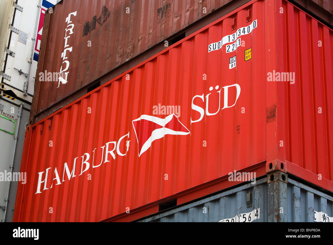 Container am kai -Fotos und -Bildmaterial in hoher Auflösung – Alamy