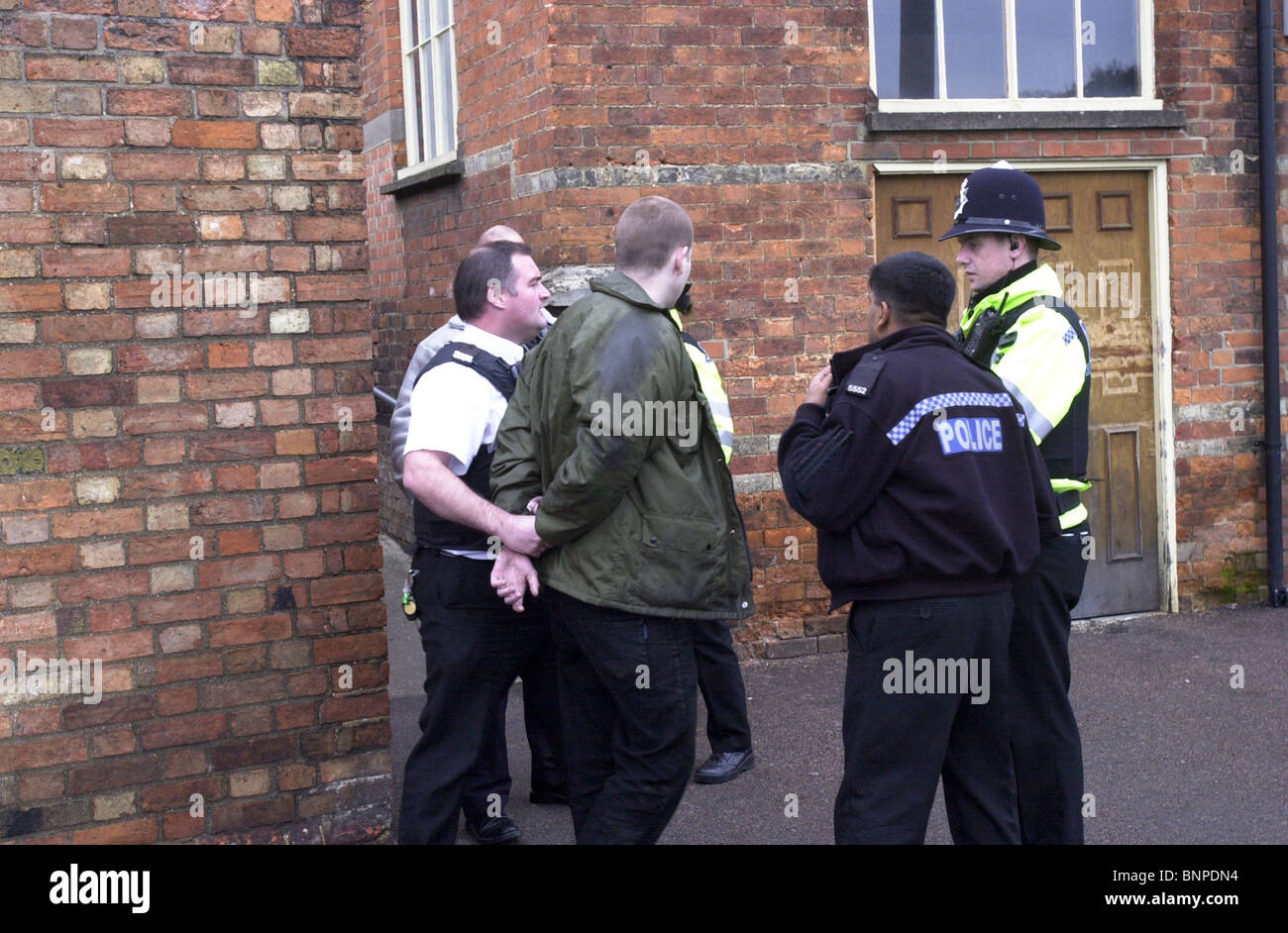 Police detained man handcuffs -Fotos und -Bildmaterial in hoher ...
