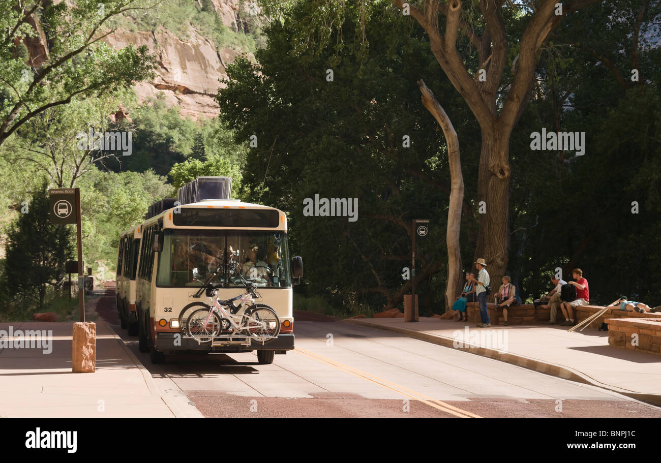 State park utah shuttle bus radfahrer -Fotos und -Bildmaterial in hoher ...