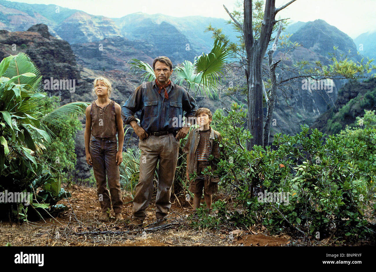 ARIANA RICHARDS SAM NEILL JOSEPH MAZZELLO JURASSIC PARK (1993 ...