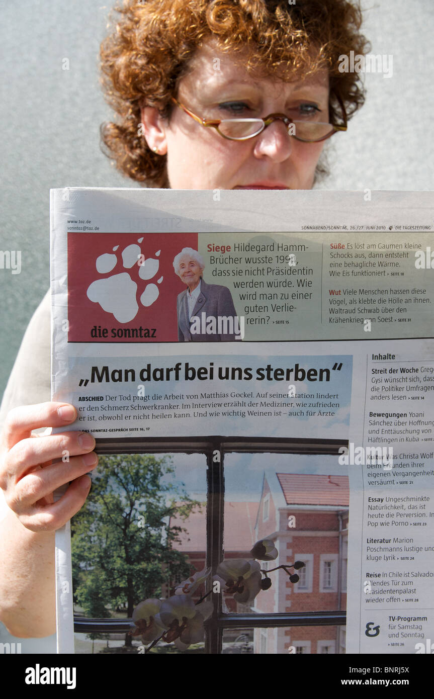 Taz Newspaper Stockfotos und -bilder Kaufen - Alamy