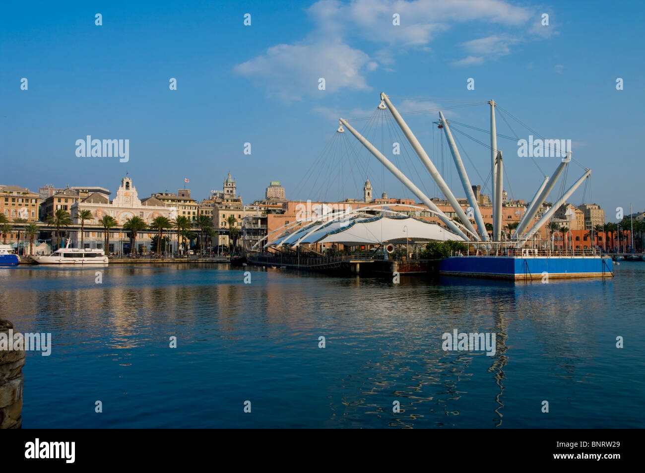 Bigo und genua hafen -Fotos und -Bildmaterial in hoher Auflösung – Alamy