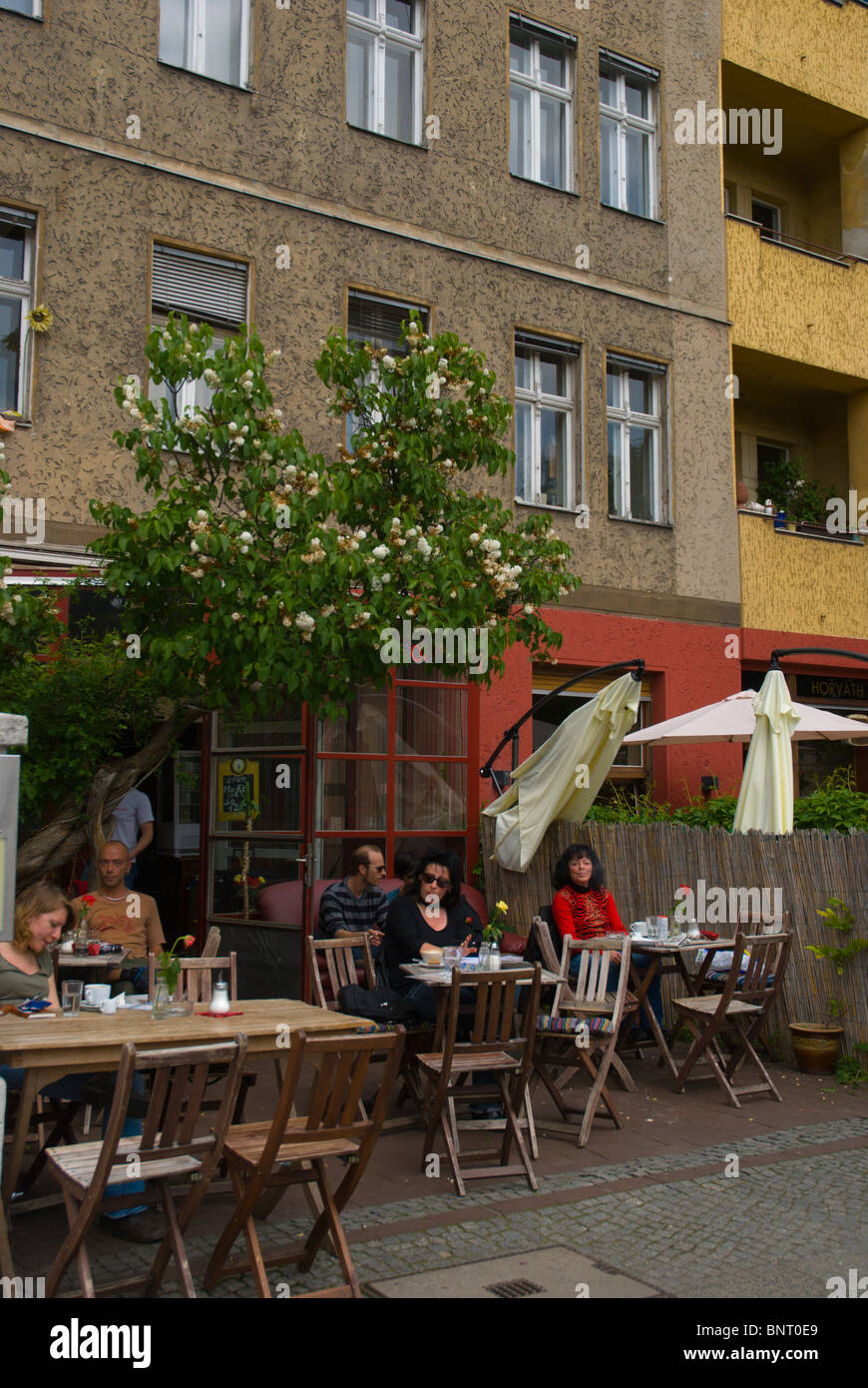 Cafe Terrasse Kreuzberg West Berlin Deutschland Europa Stockfotografie ...