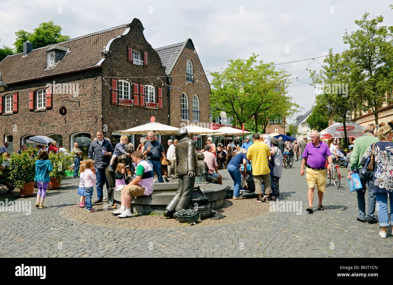 Lank latum -Fotos und -Bildmaterial in hoher Auflösung – Alamy