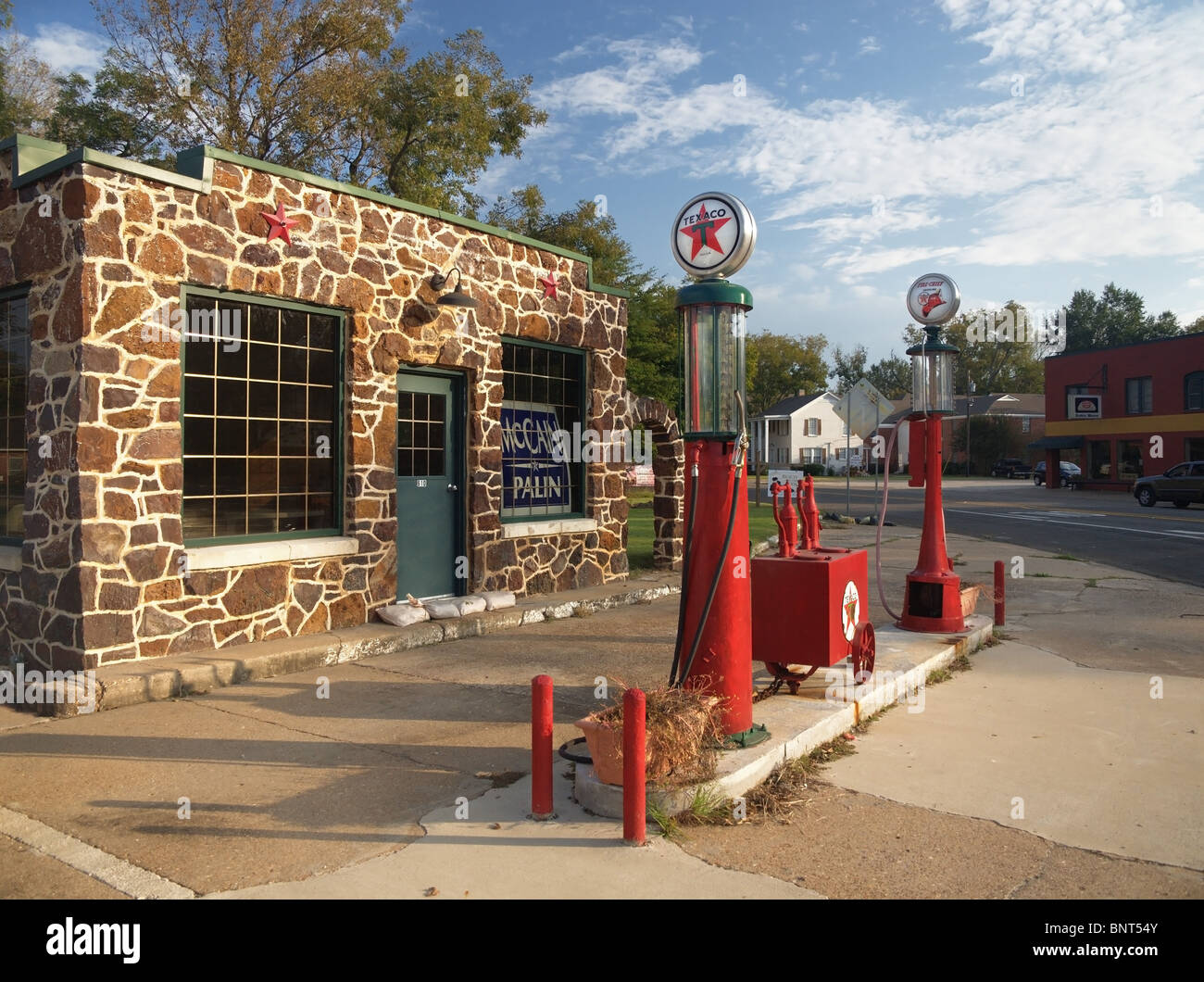 Vintage texas tankstelle -Fotos und -Bildmaterial in hoher Auflösung ...