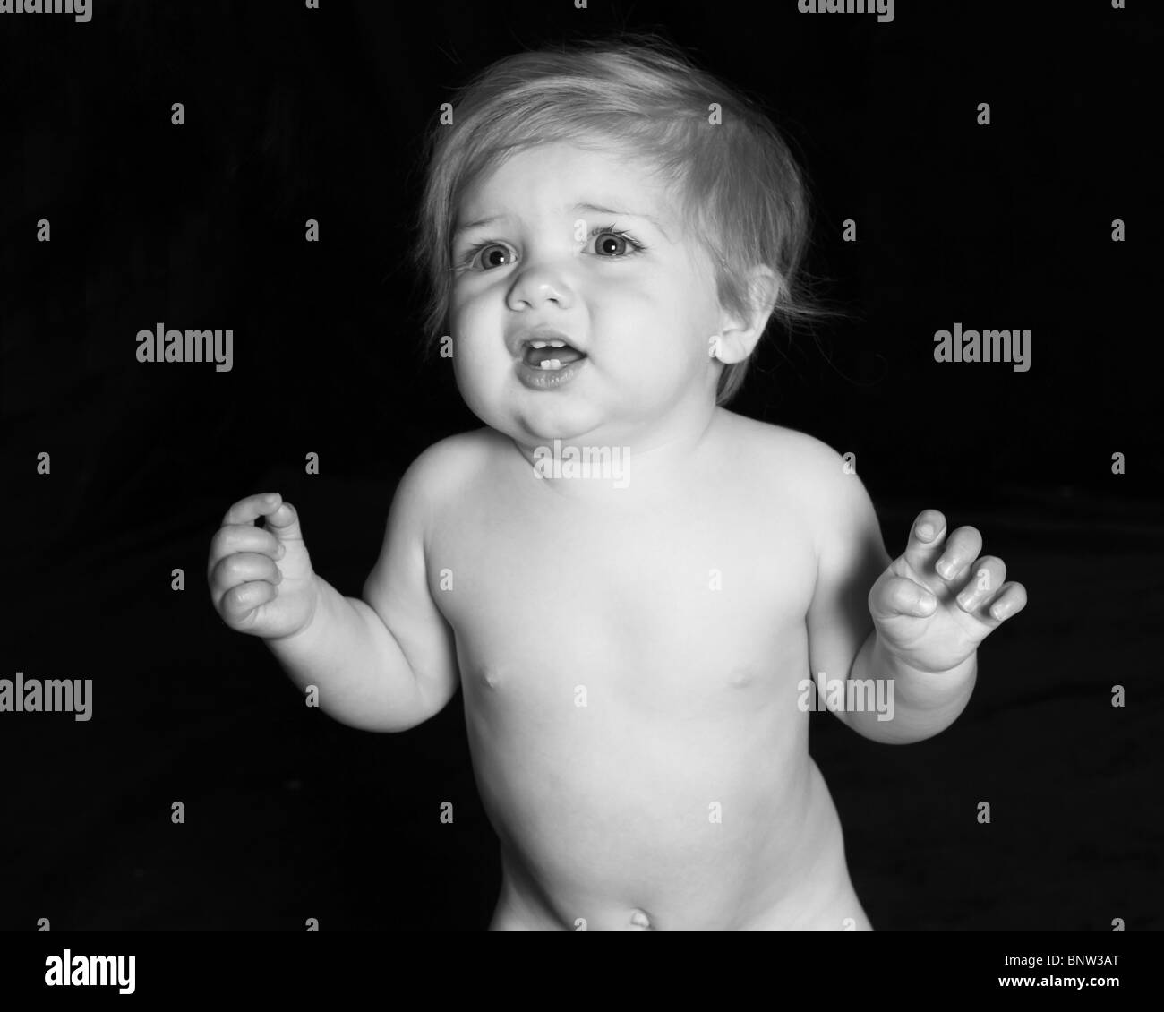 Baby pout cry -Fotos und -Bildmaterial in hoher Auflösung – Alamy