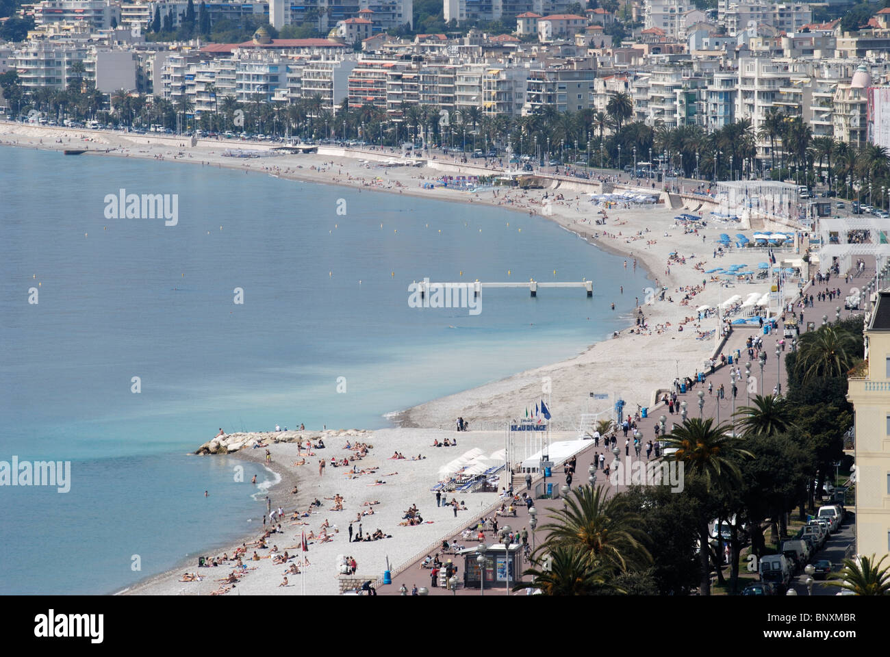 Baie des Anges (Bucht der Engel). Strand. Direkt am Meer und Promenade ...