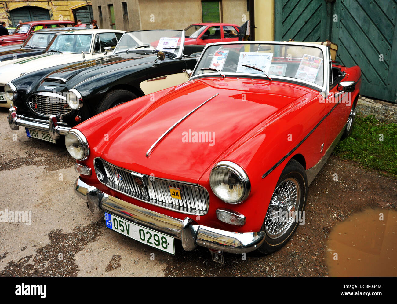 Mg classic car front view -Fotos und -Bildmaterial in hoher Auflösung ...