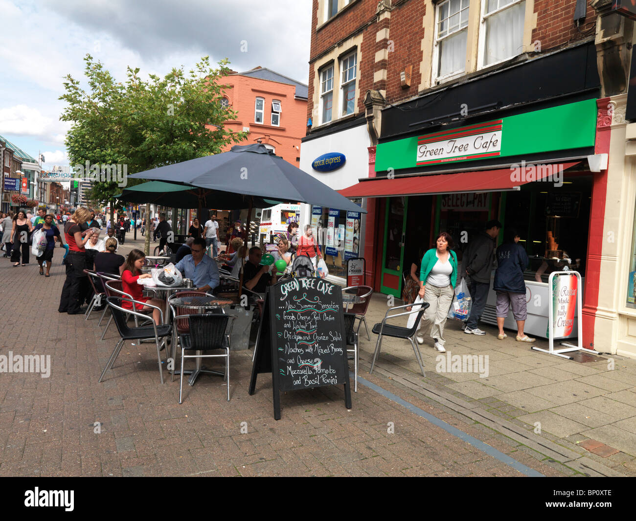 Sutton green surrey -Fotos und -Bildmaterial in hoher Auflösung – Alamy