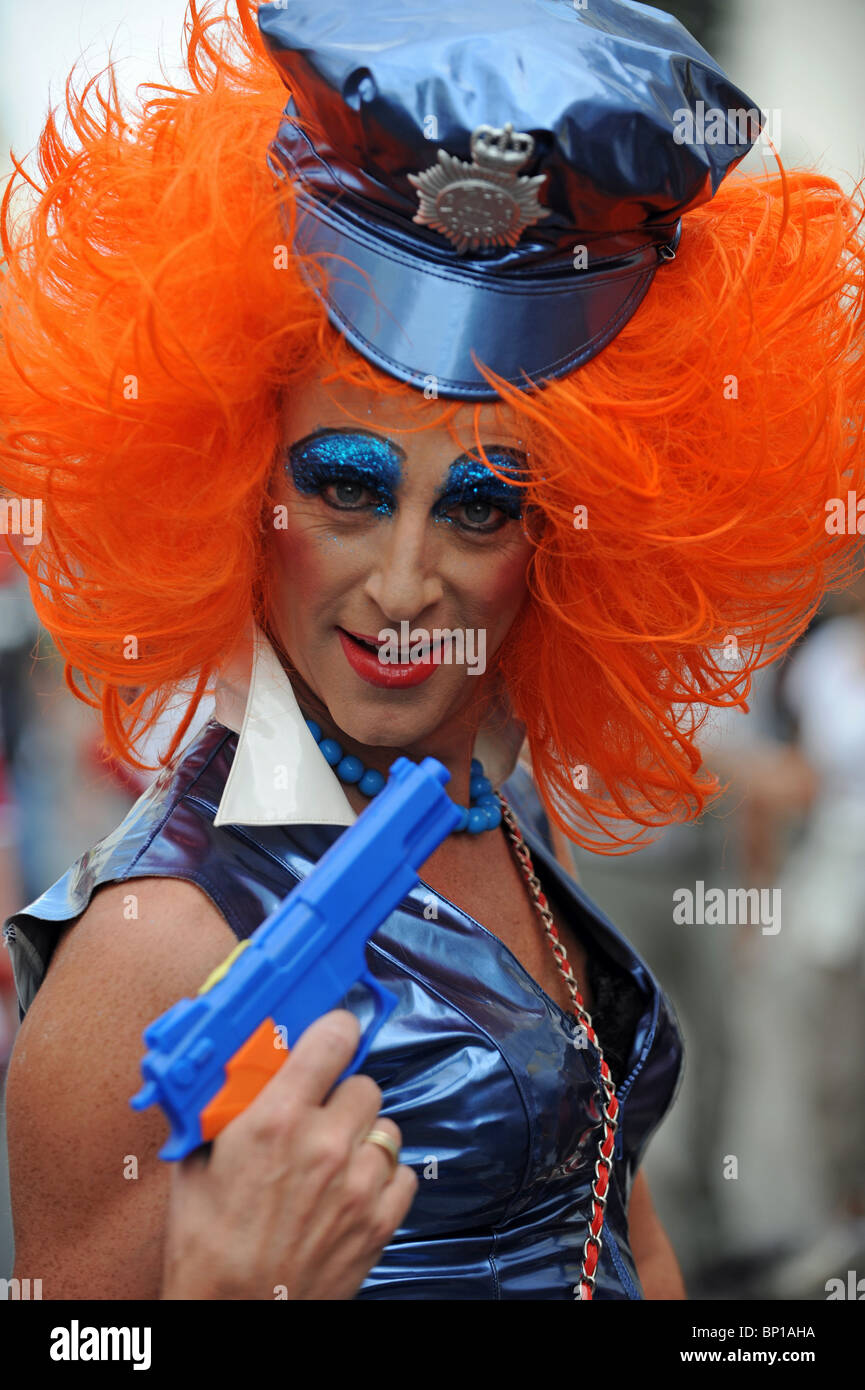 Brighton drag queen -Fotos und -Bildmaterial in hoher Auflösung – Alamy