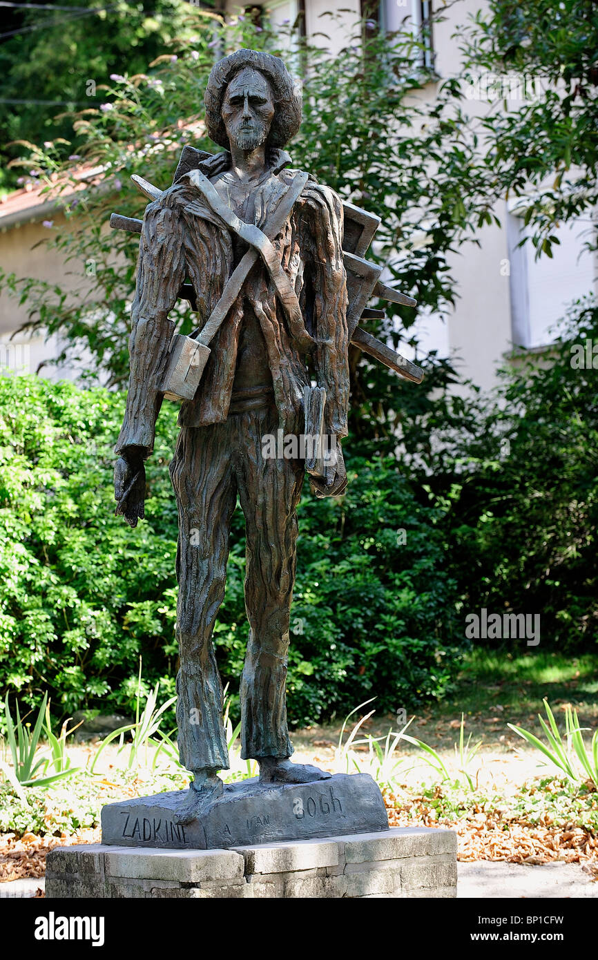 Van gogh has his statue at auvers sur oise -Fotos und -Bildmaterial in ...