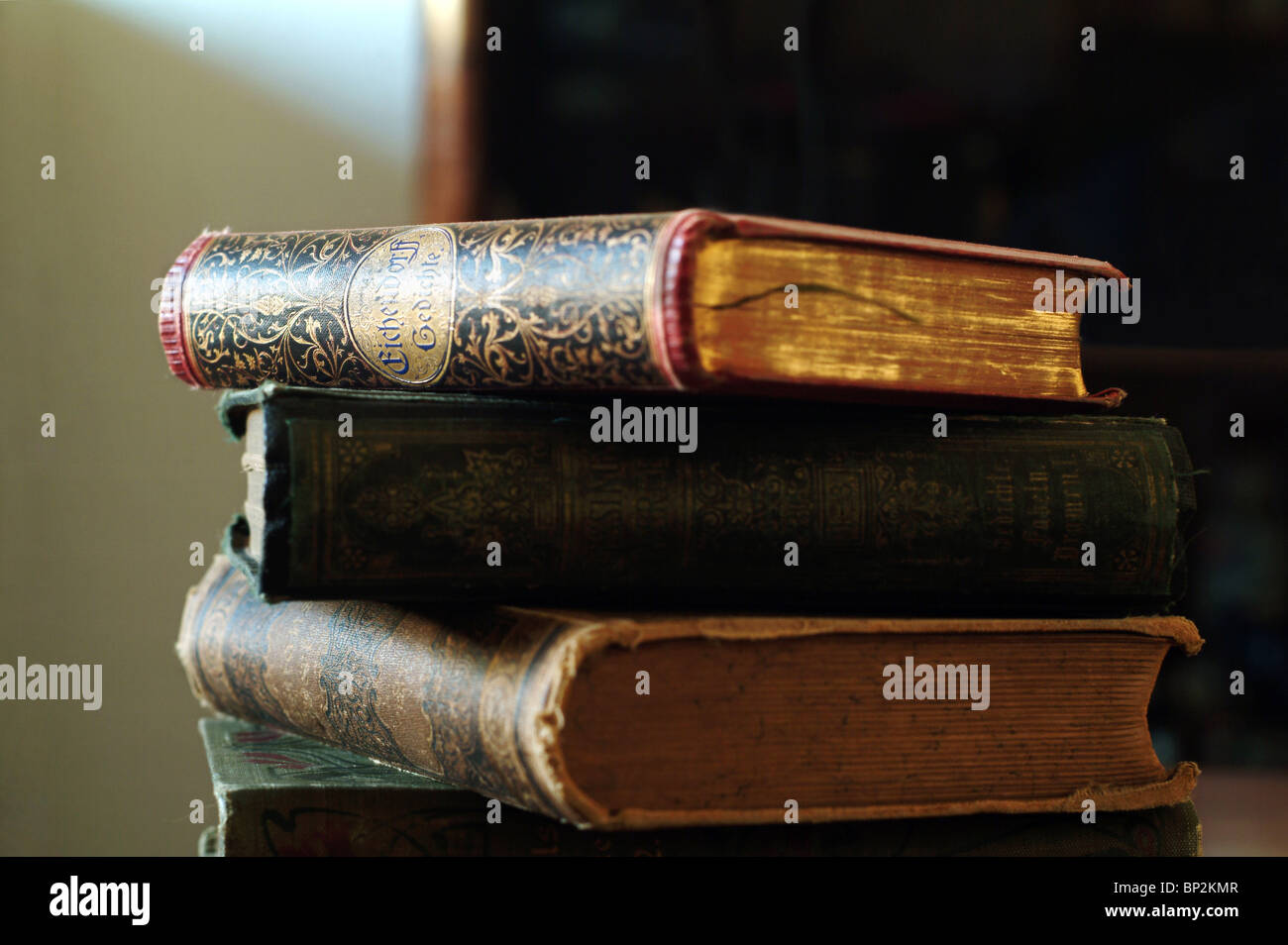 Buch liegen auf -Fotos und -Bildmaterial in hoher Auflösung – Alamy