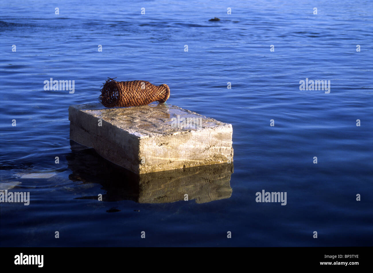 Stone fish trap -Fotos und -Bildmaterial in hoher Auflösung – Alamy