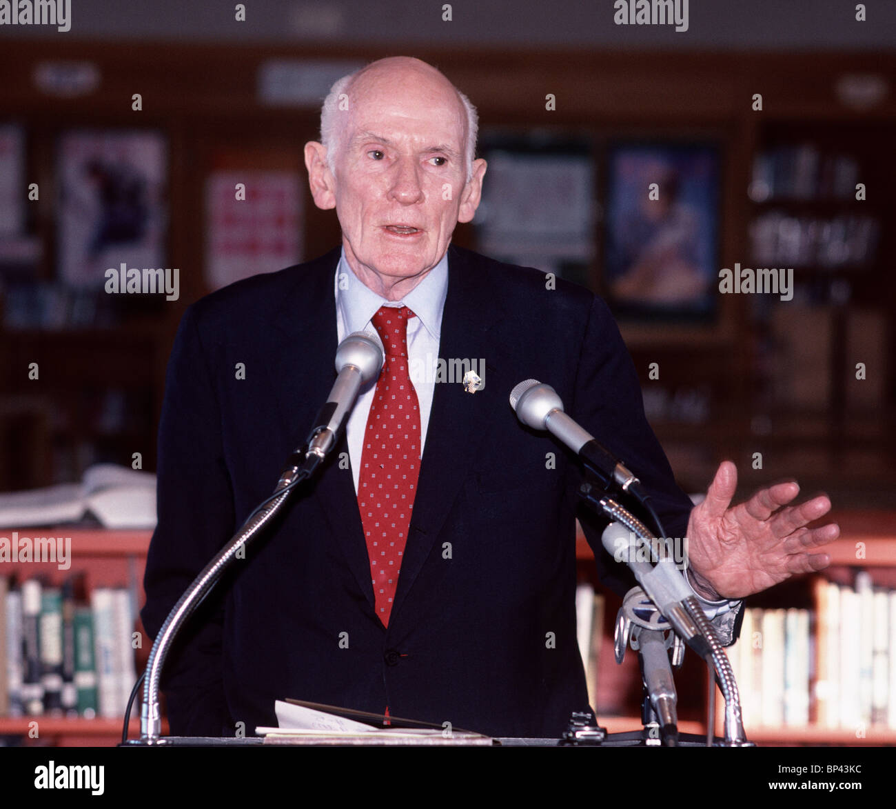 Senator alan cranston -Fotos und -Bildmaterial in hoher Auflösung – Alamy