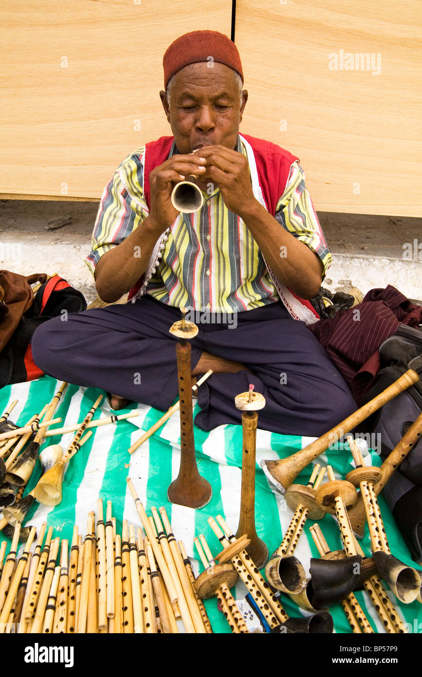 Blasinstrument tunesisch -Fotos und -Bildmaterial in hoher Auflösung ...