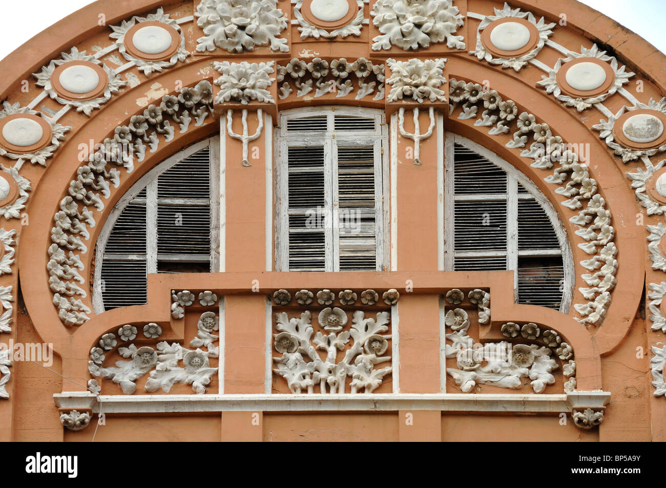 Jugendstil fenster -Fotos und -Bildmaterial in hoher Auflösung – Alamy