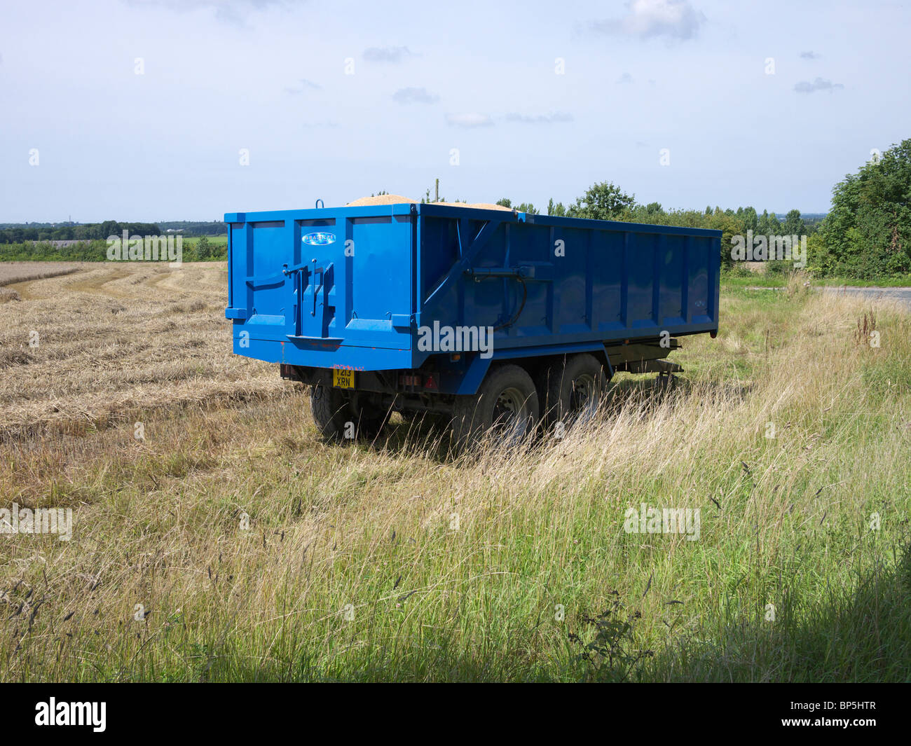 Lkw container beladen -Fotos und -Bildmaterial in hoher Auflösung – Alamy