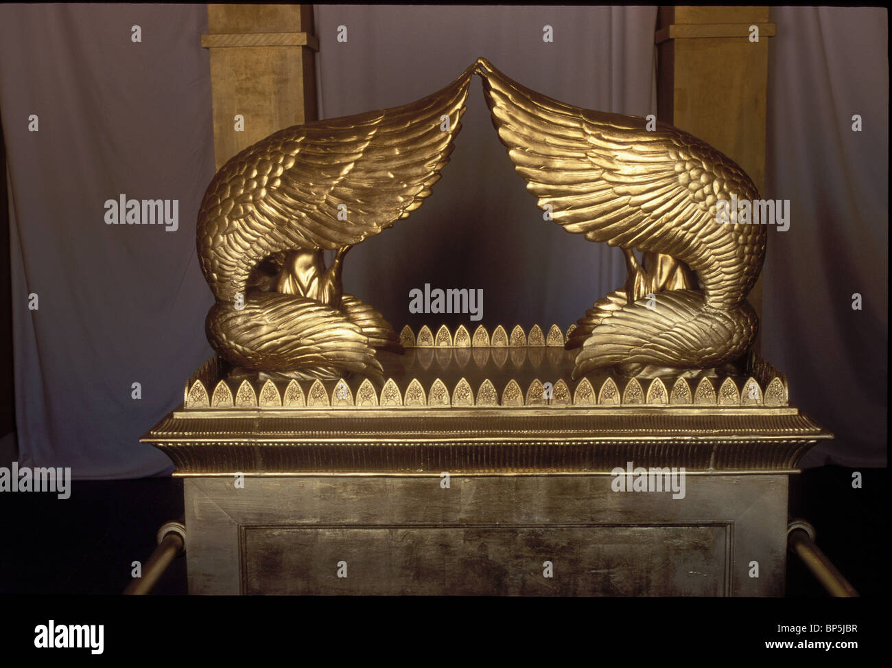 HEILIGE ARCHE BEFINDET SICH IN DEN MEISTEN HEILIGEN ORT DES TABERNAKELS ...