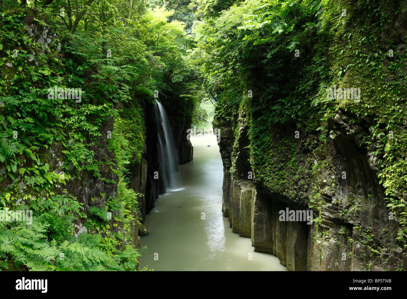 Manai no taki -Fotos und -Bildmaterial in hoher Auflösung – Alamy
