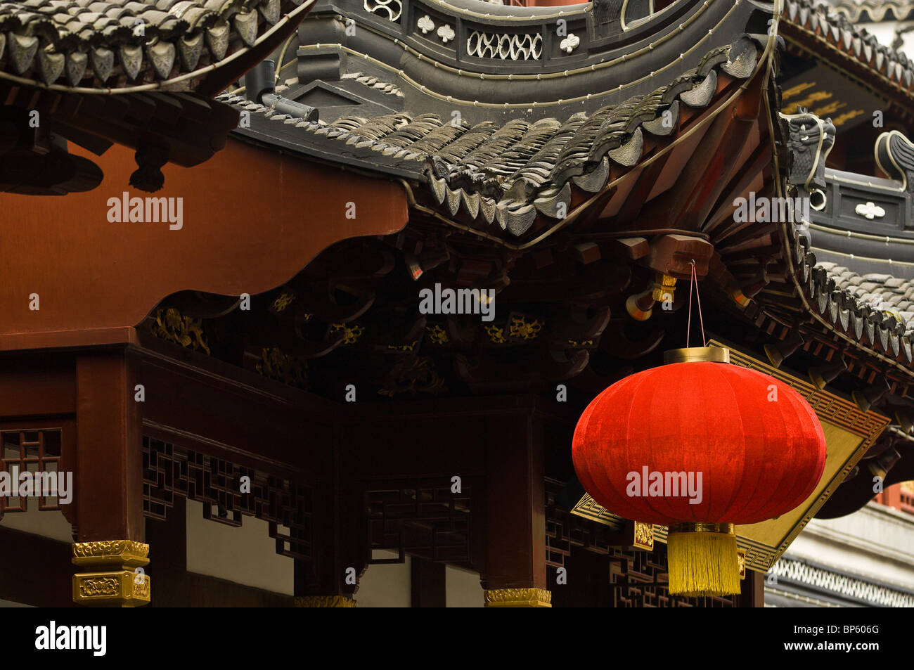 China, Shanghai. Das Chenghuang Miao-Viertel rund um die Shanghai Stadt ...