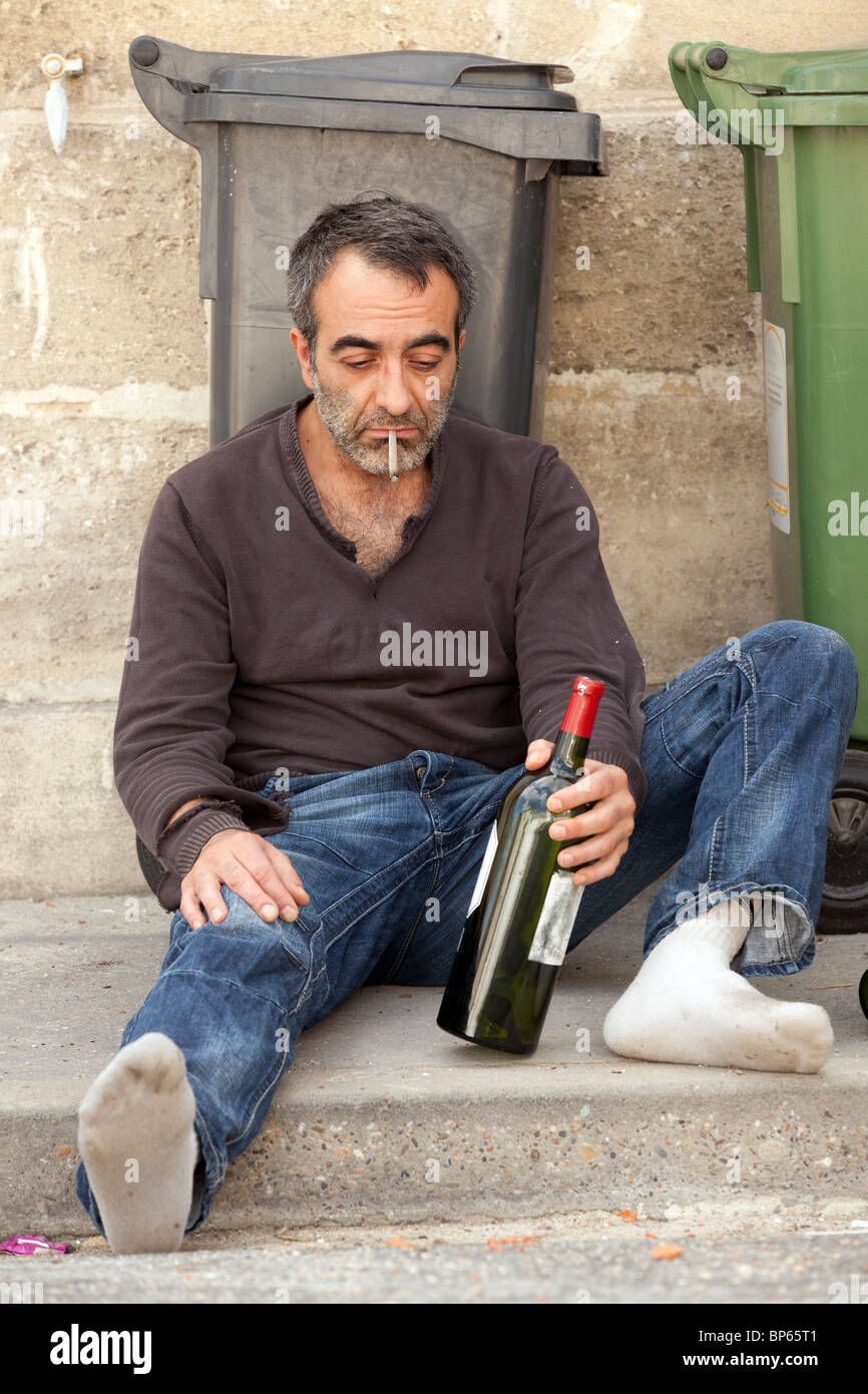 Drunk man -Fotos und -Bildmaterial in hoher Auflösung – Alamy