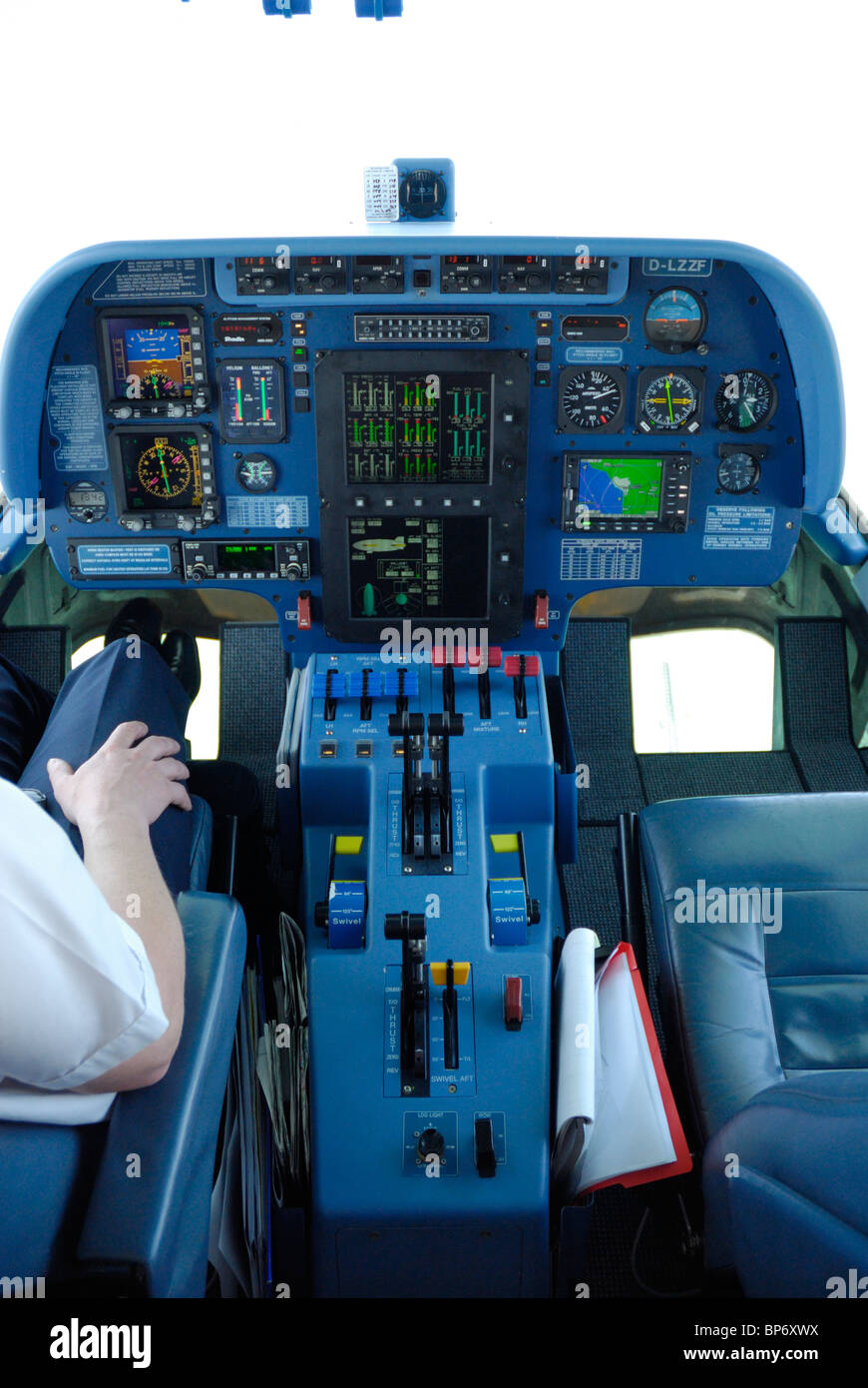 German pilot cockpit -Fotos und -Bildmaterial in hoher Auflösung – Alamy