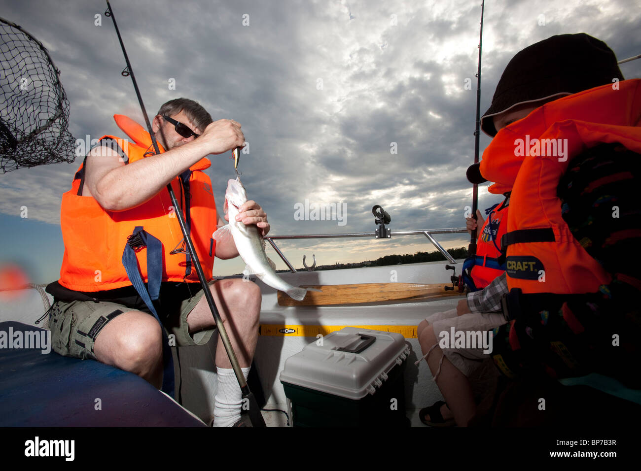 Zander fischerboot Stockfotos und -bilder Kaufen - Alamy