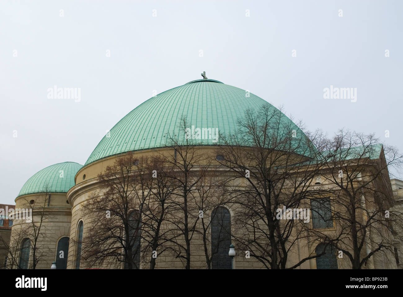 St hedwigs cathedral berlin -Fotos und -Bildmaterial in hoher Auflösung ...