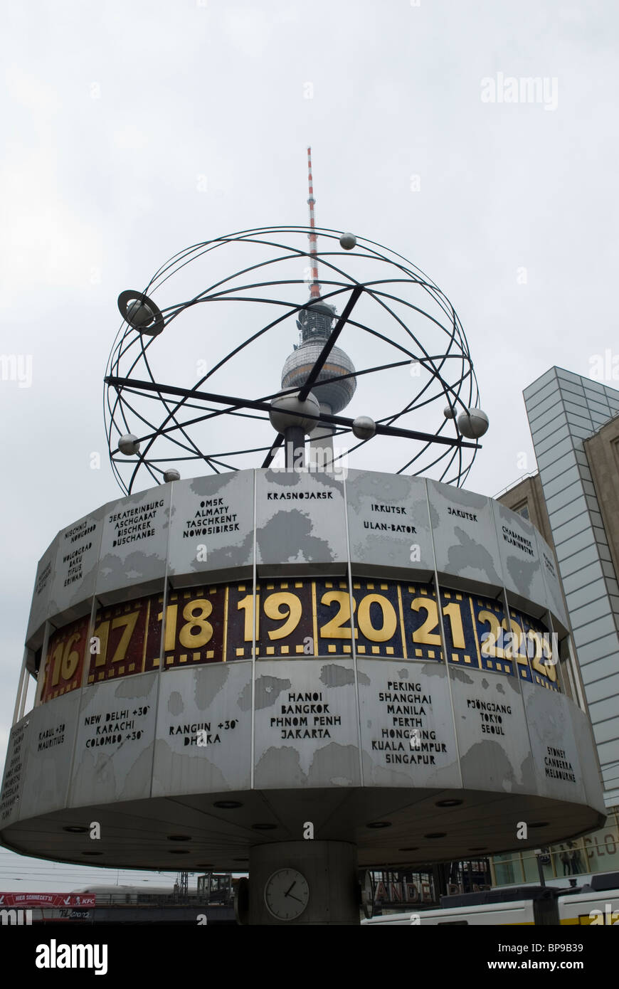 Weltzeituhr alexanderplatz berlin -Fotos und -Bildmaterial in hoher ...