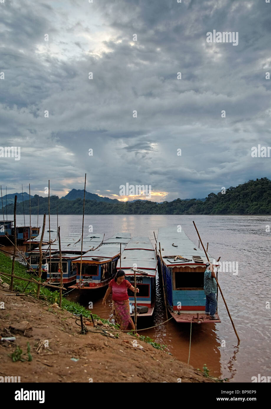 Hausboot urlaub fluss -Fotos und -Bildmaterial in hoher Auflösung – Alamy