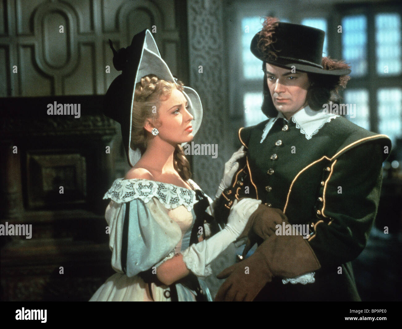 Linda darnell cornel wilde -Fotos und -Bildmaterial in hoher Auflösung ...