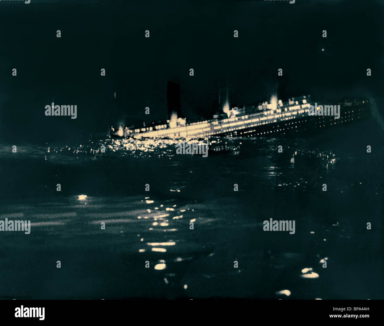 Titanic Sinking Stockfotos und -bilder Kaufen - Alamy