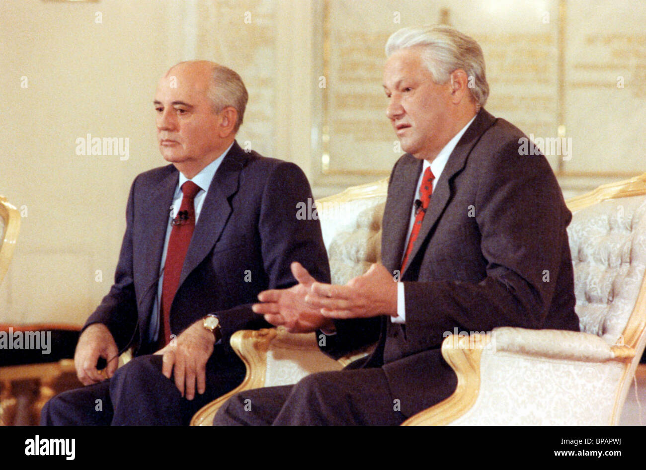 Boris Yeltsin und Mikhail Gorbachev Stockfotos und -bilder Kaufen - Alamy