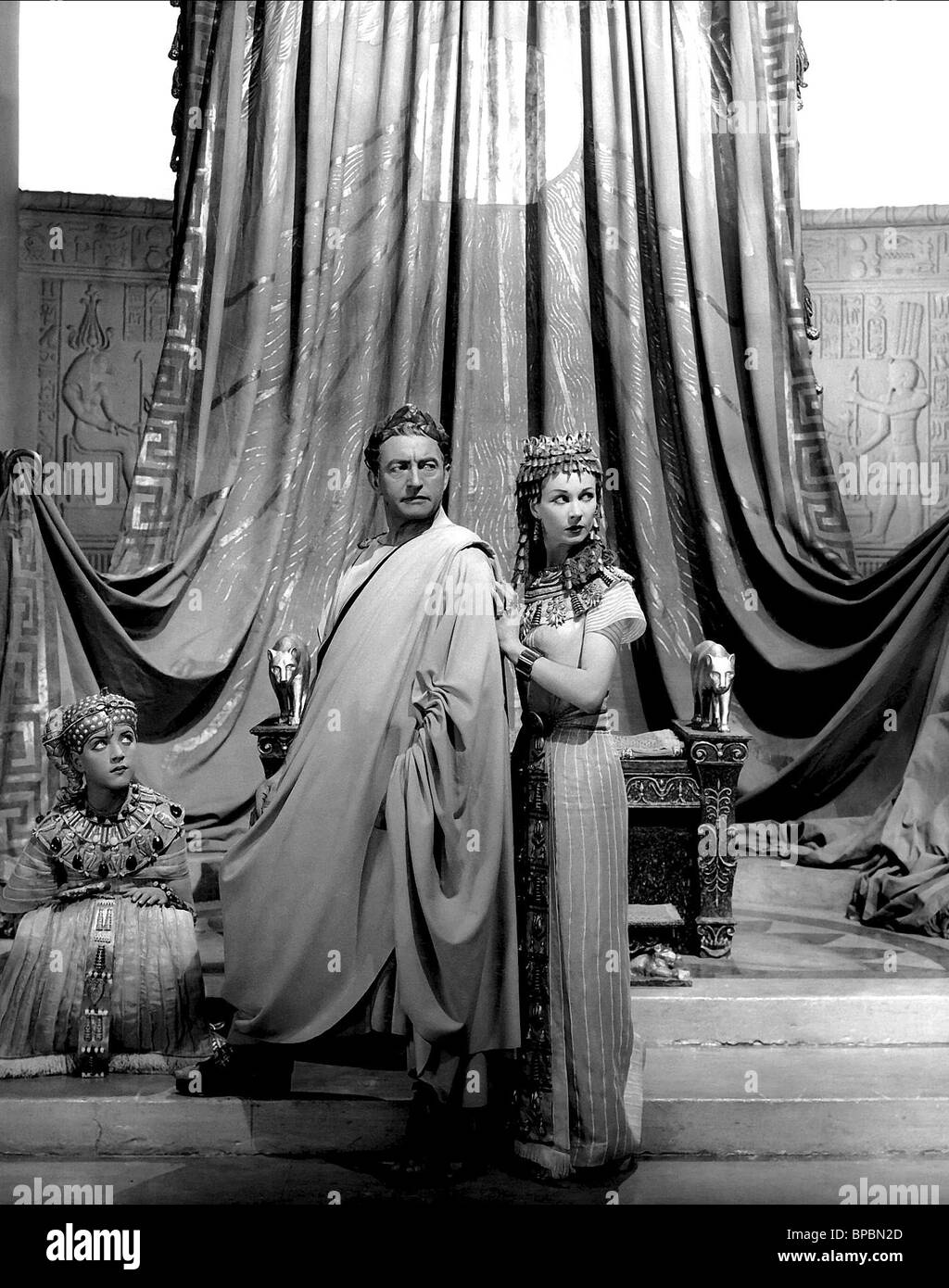 CLAUDE RAINS, Vivien Leigh, CAESAR UND CLEOPATRA, 1945 Stockfotografie ...