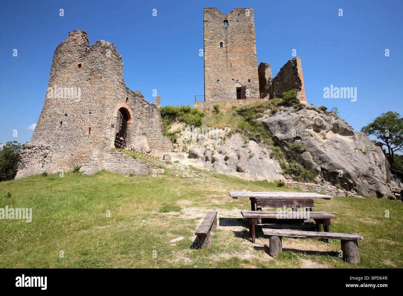 Schloss von canossa -Fotos und -Bildmaterial in hoher Auflösung – Alamy