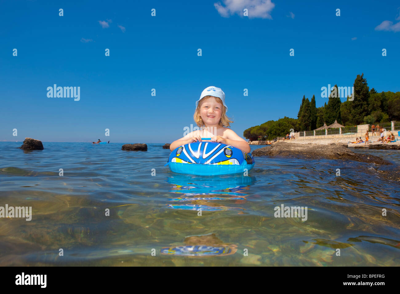 Junge badend Stockfotos und -bilder Kaufen - Alamy