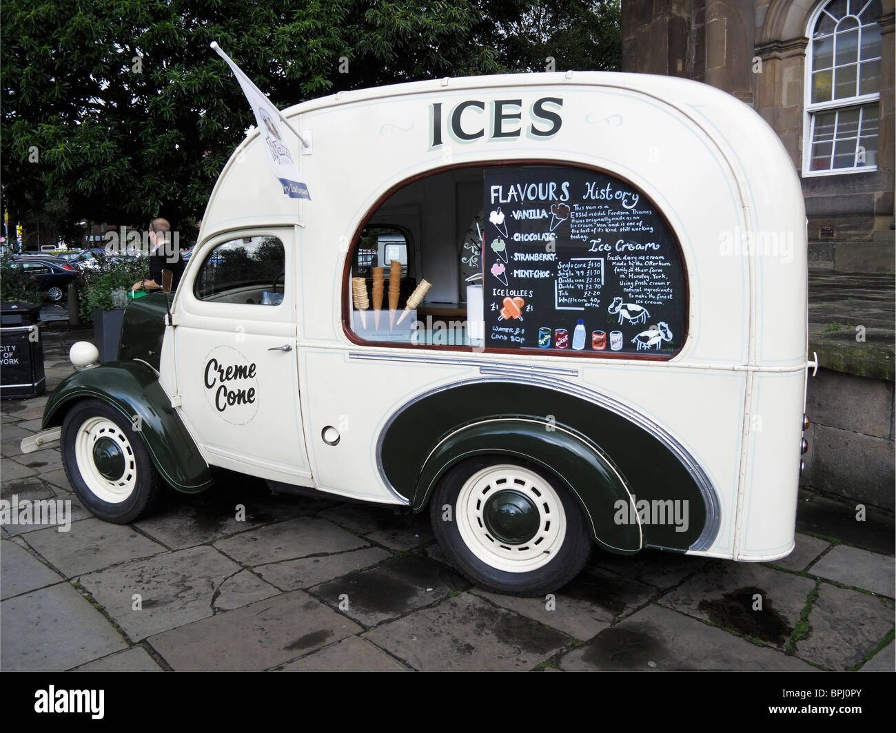 Old ice cream van -Fotos und -Bildmaterial in hoher Auflösung – Alamy