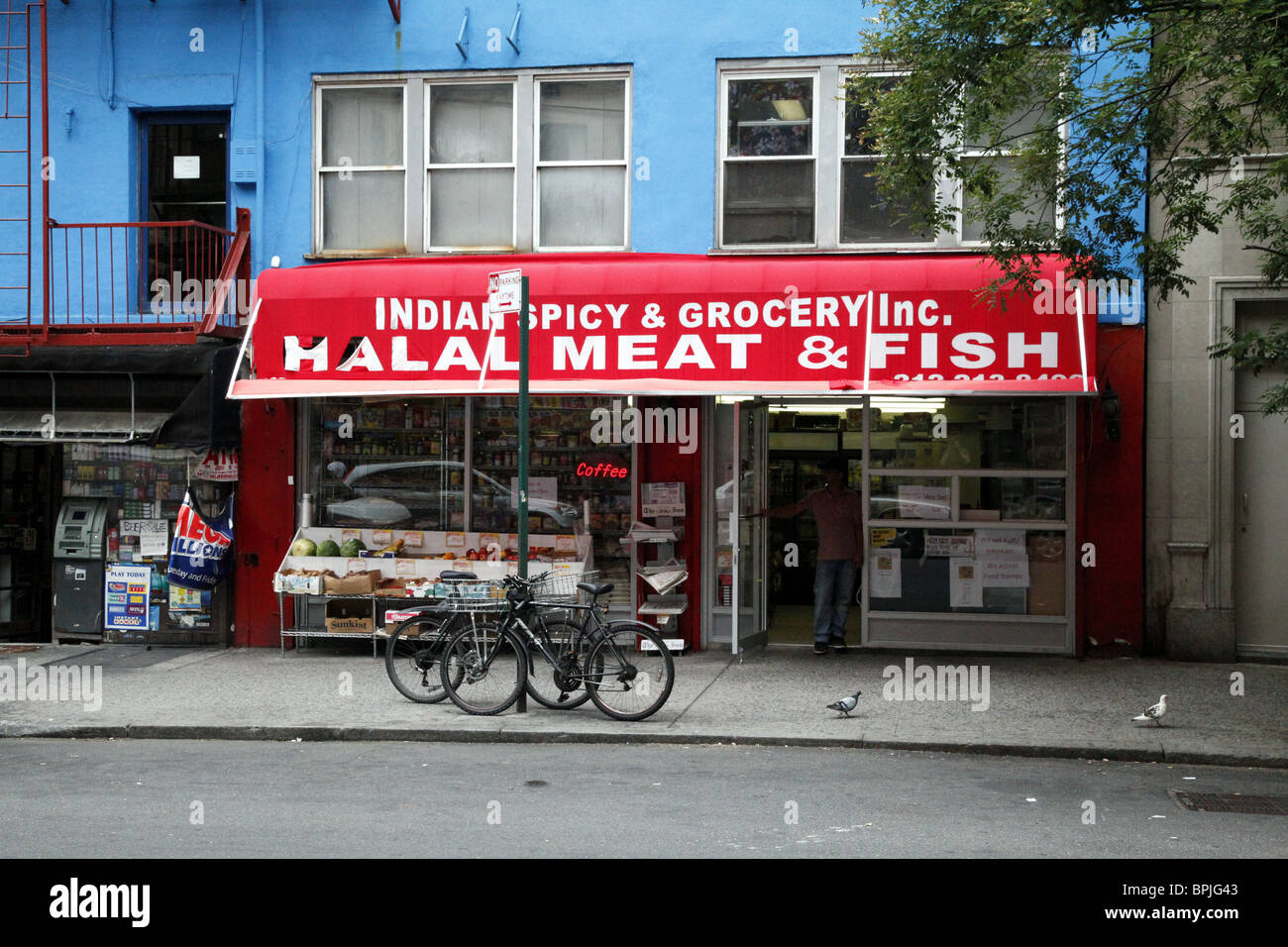 Halal meat shop -Fotos und -Bildmaterial in hoher Auflösung – Alamy