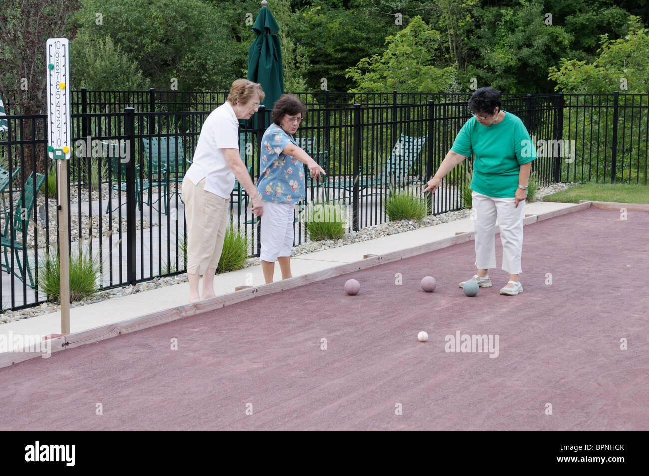 Boccia mit freunden spielen -Fotos und -Bildmaterial in hoher Auflösung ...