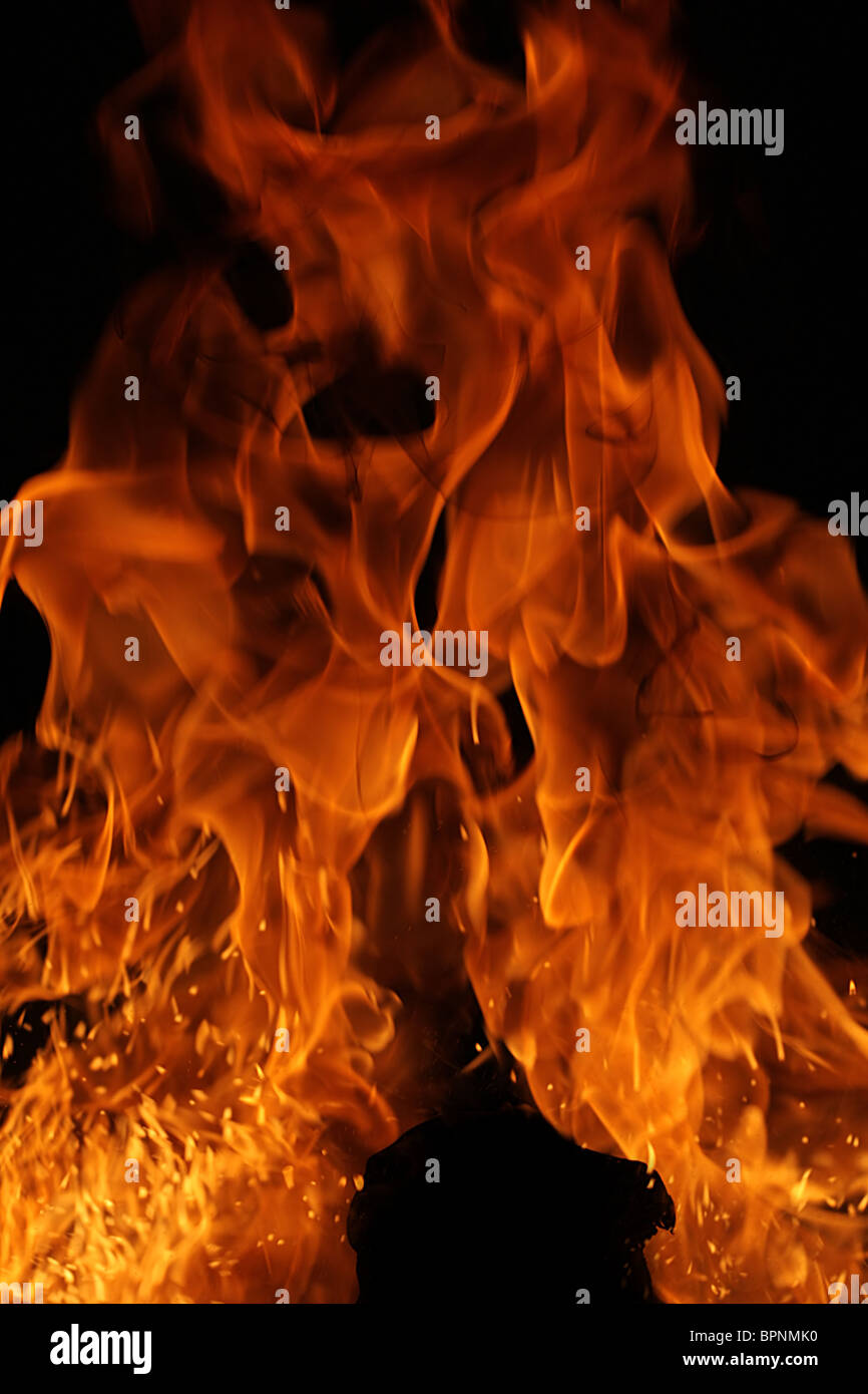 Feuer und wut -Fotos und -Bildmaterial in hoher Auflösung – Alamy