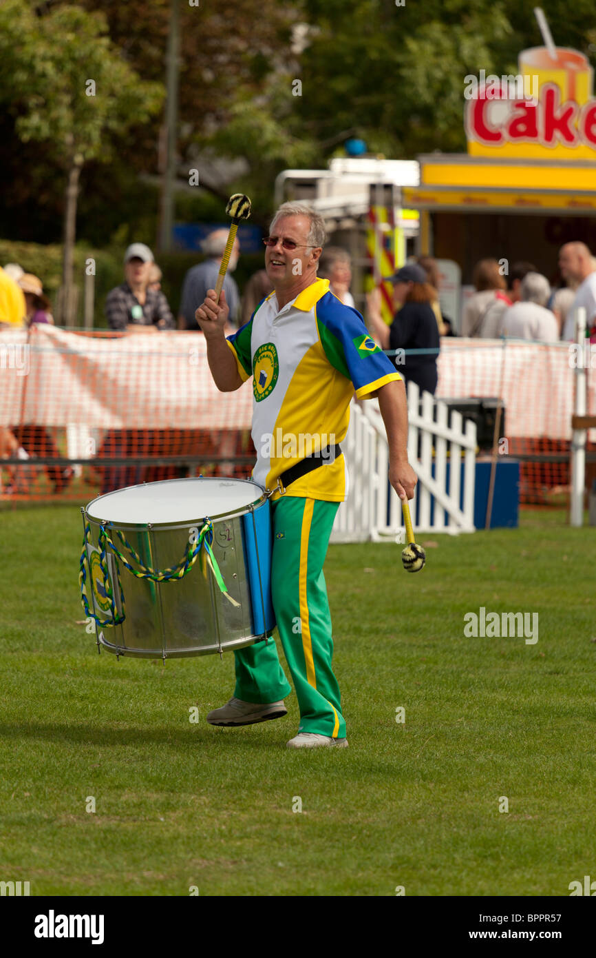 Samba trommel -Fotos und -Bildmaterial in hoher Auflösung – Alamy