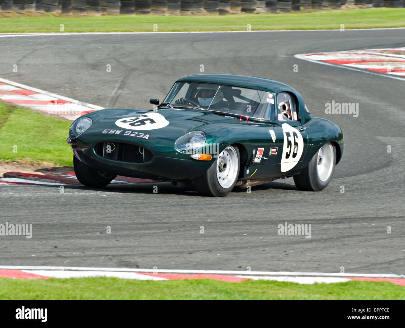 Jaguar e type racing car -Fotos und -Bildmaterial in hoher Auflösung ...
