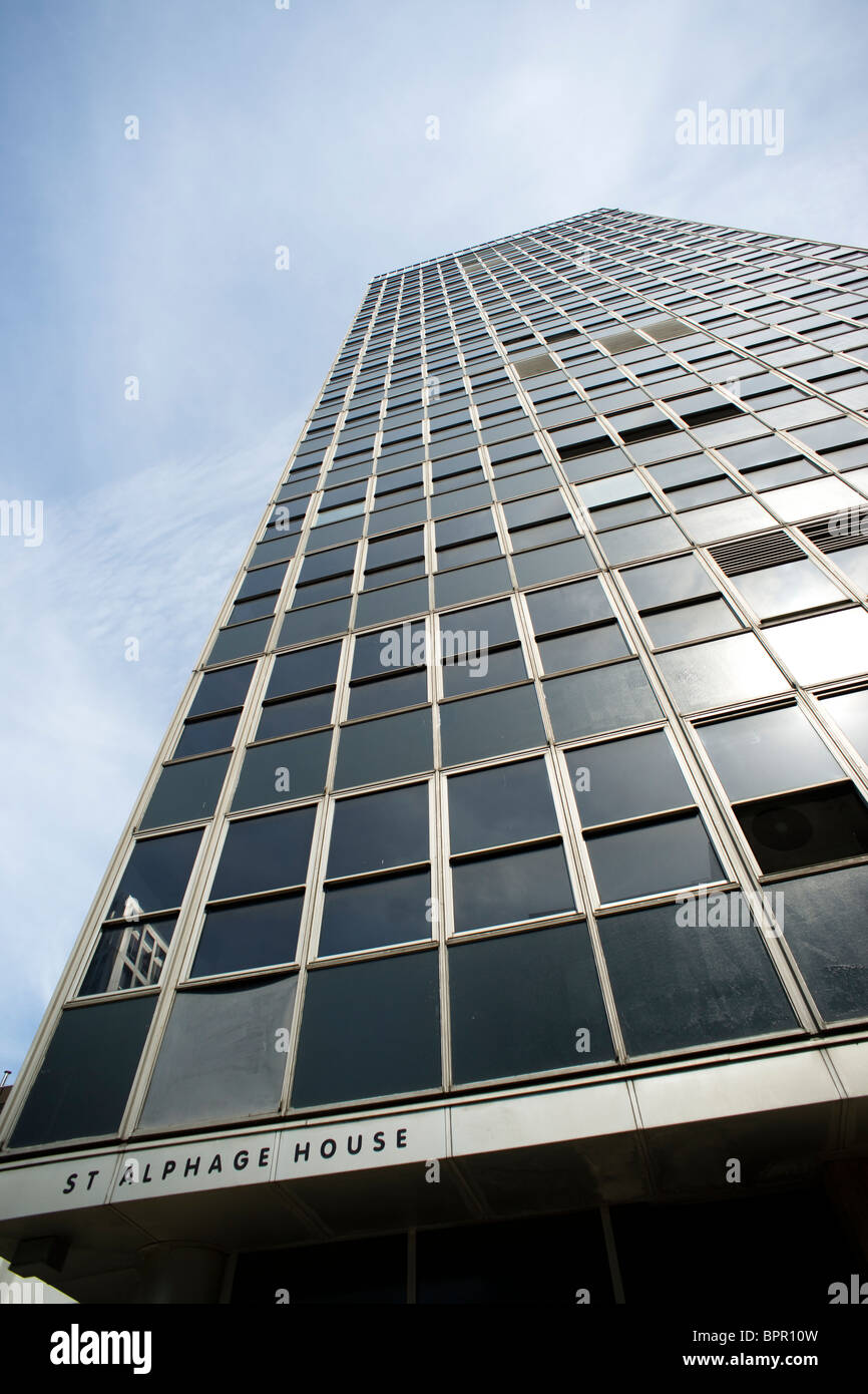 St alphage wand -Fotos und -Bildmaterial in hoher Auflösung – Alamy