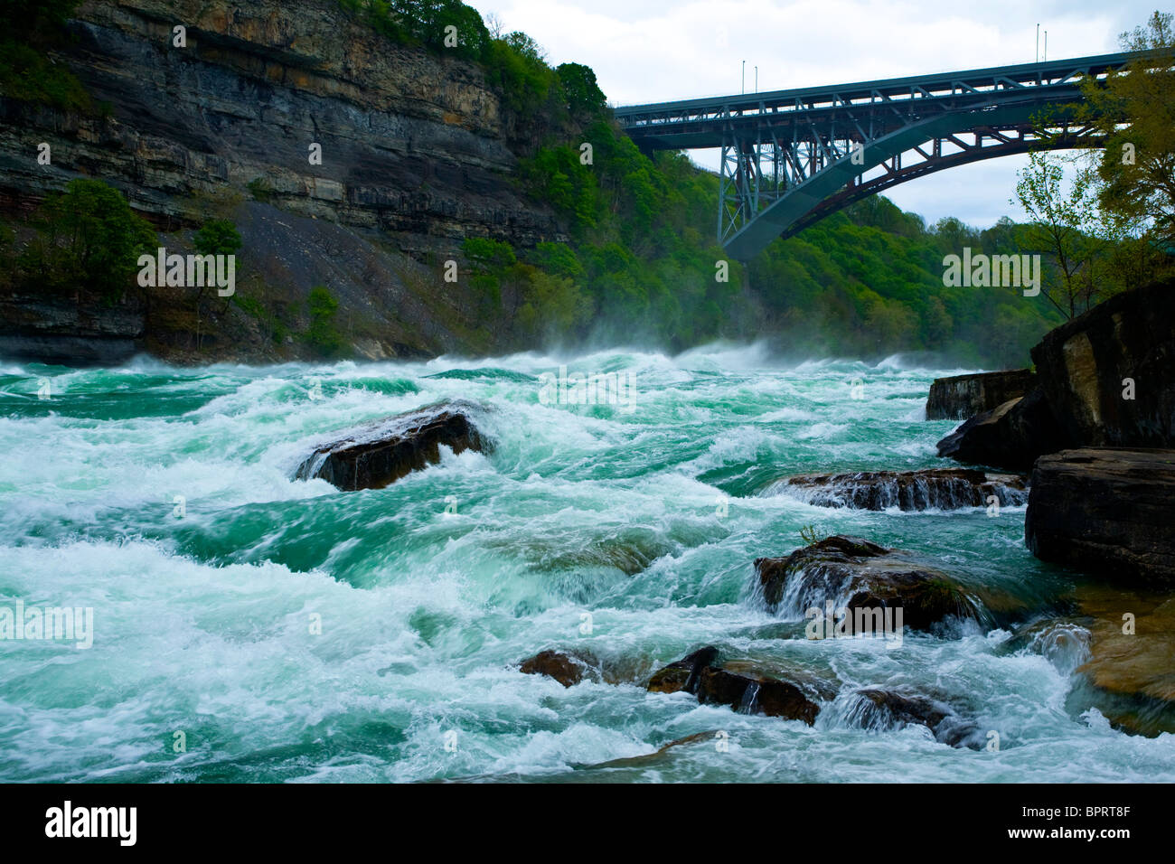Brücke über die niagarafälle -Fotos und -Bildmaterial in hoher ...