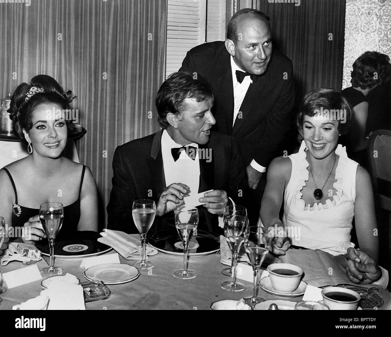 ELIZABETH TAYLOR RICHARD BURTON MARTIN RANSOHOFF JULIE ANDREWS ...