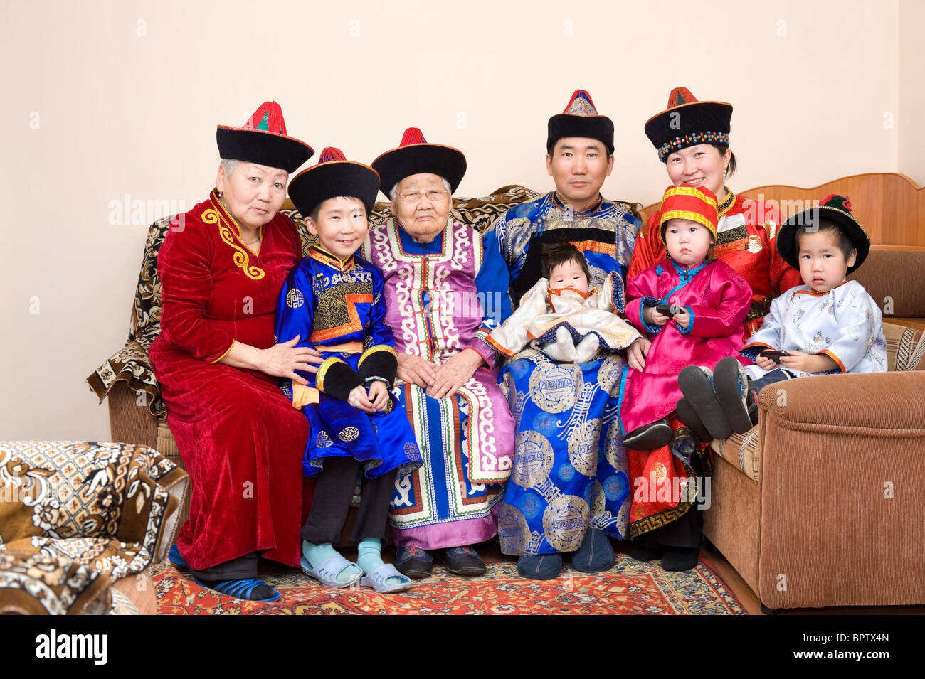 großen Burjaten (Mongolisch) Familie: Urgroßmutter, Großmutter, Sohn ...